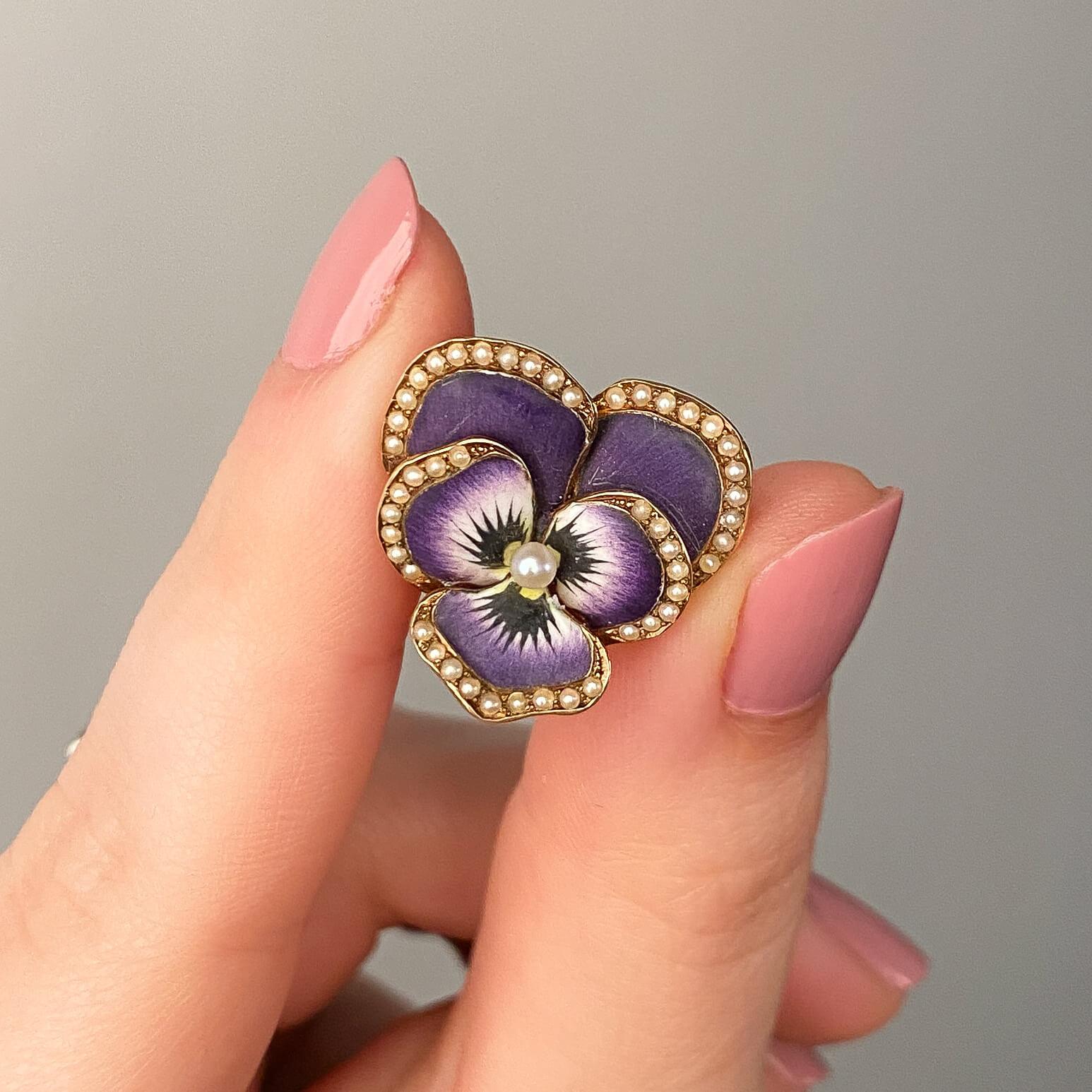Antique Enamel Pansy Brooch of 14k Gold For Sale at 1stDibs
