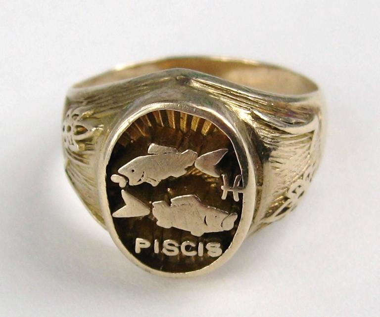 Spanish Pisces Astrology Gold Ring at 1stDibs | pisces signet ring ...