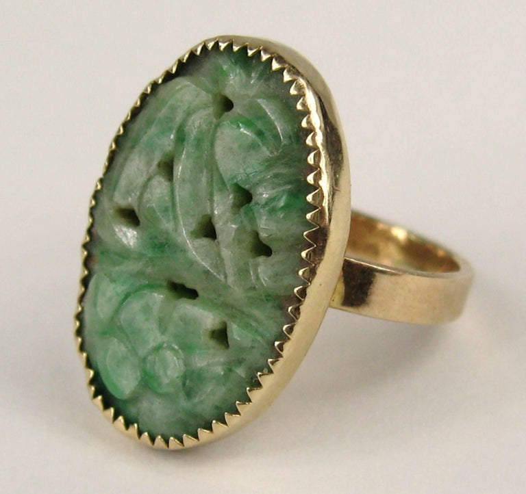 Yellow Gold and Carved Green Jade Ring Antique at 1stDibs | carved jade ...