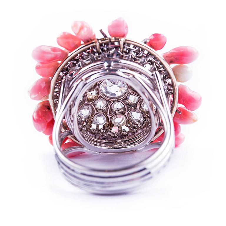 Conch Pearl and Diamond Flower Gold Ring For Sale at 1stDibs | conch ...