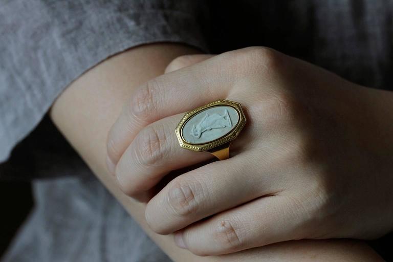 Rare Georgian Wedgwood Yellow Gold Swivel Ring at 1stDibs