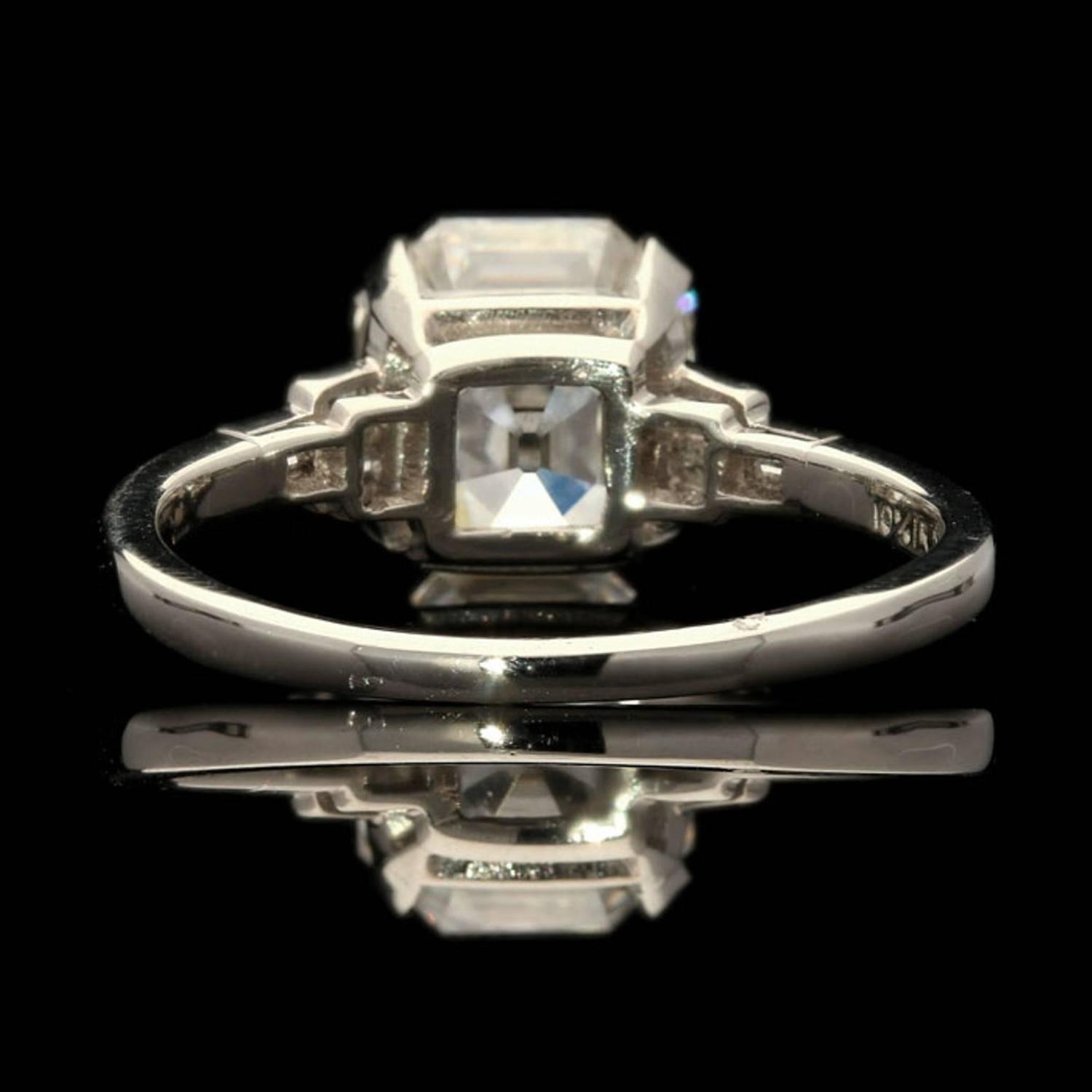 Stunning 4.09 carat Asscher Cut Diamond Platinum Ring For Sale at 1stdibs