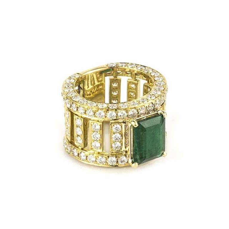 Stunning Emerald and Diamond Dress Ring For Sale at 1stDibs