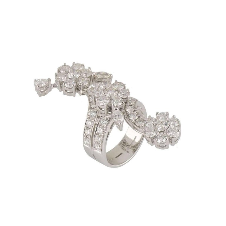 Full finger style Diamond Ring 7.31 carats at 1stDibs