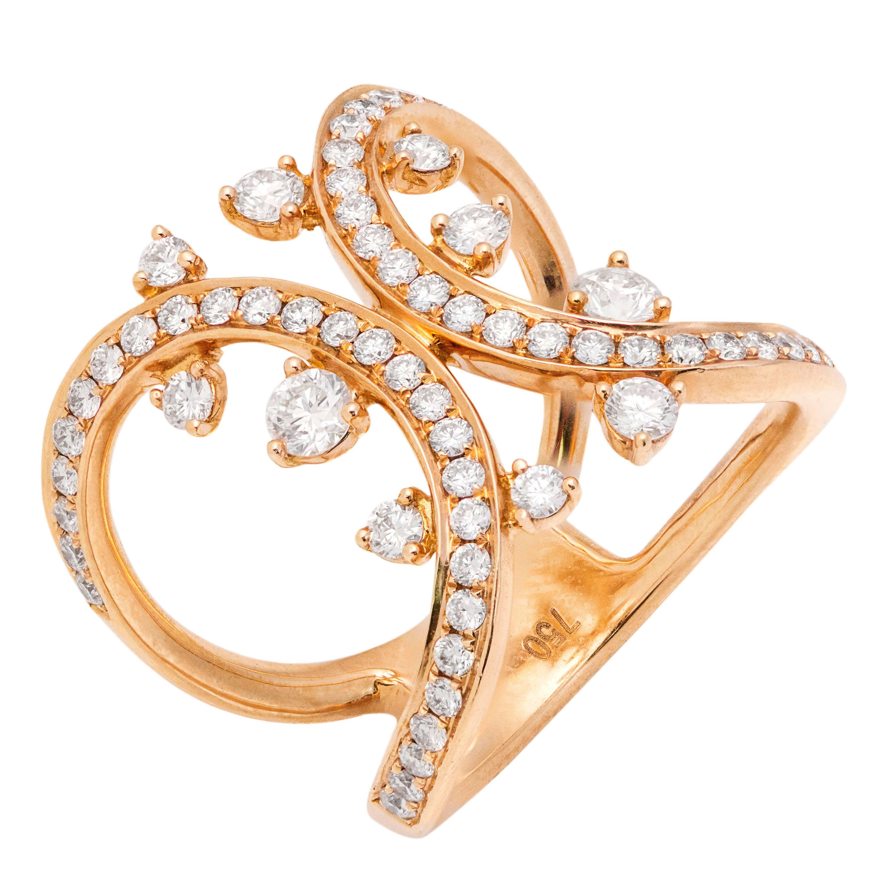 Diamond Right Hand Ring with Patterned Design For Sale at 1stDibs