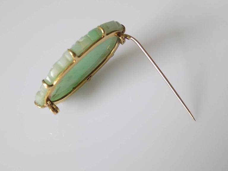 15K Art Deco Carved Jadeite Jade Floral Brooch at 1stDibs
