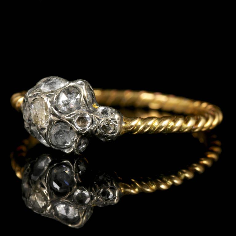 Memento Mori Diamond Skull Ring 18 Carat Gold at 1stDibs