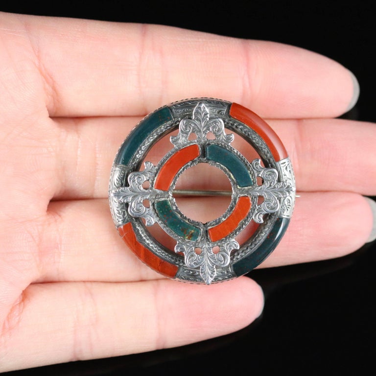 Victorian Scottish Agate Brooch Beautiful Detail, circa 1900 For Sale ...