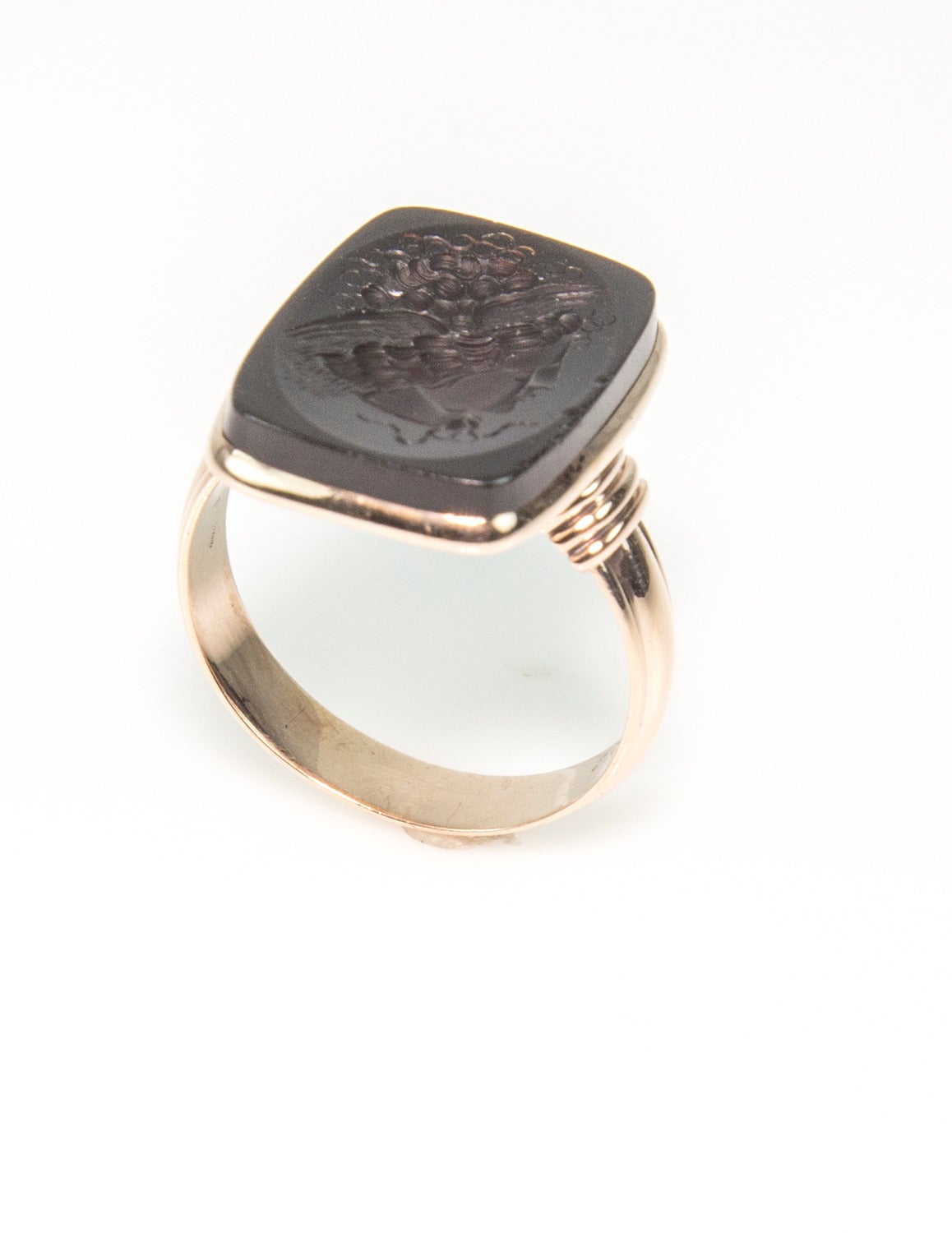 Victorian Brown Onyx Intaglio Signet Rose Gold Ring at 1stDibs Victorian Brown Onyx Intaglio Signet Rose Gold Ring at 1stDibs