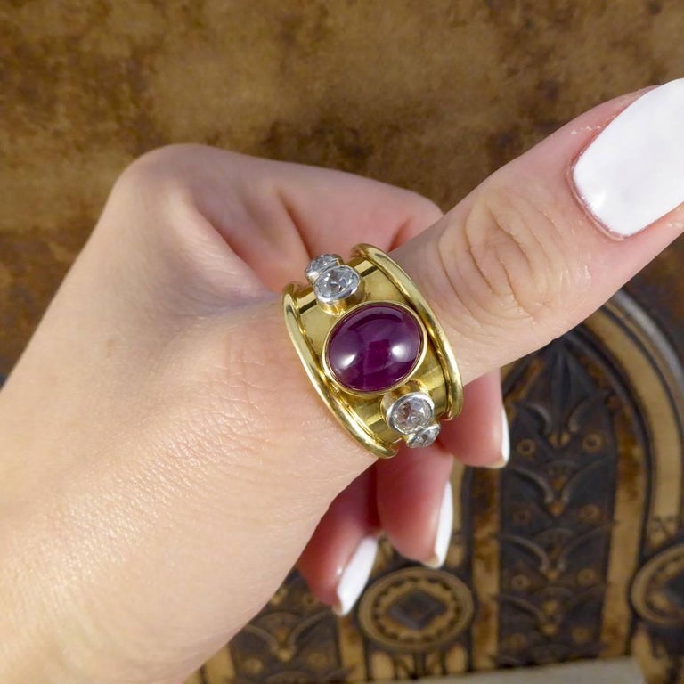 Vintage 1970s Ruby Cabochon and Diamond Ring in 18 Carat Gold at 1stDibs
