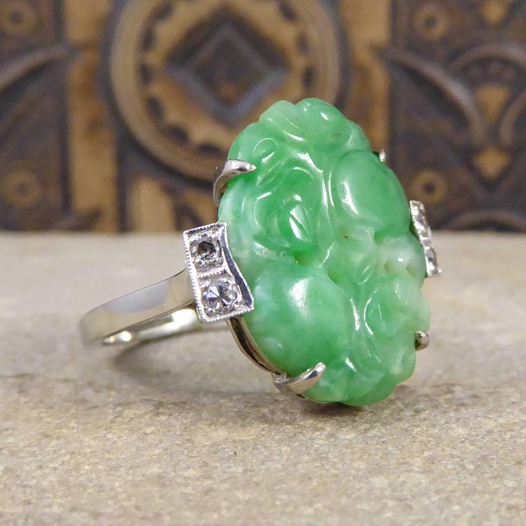 Art Deco Jade Ring with Diamond Shoulders in Platinum, 18 Carat White ...