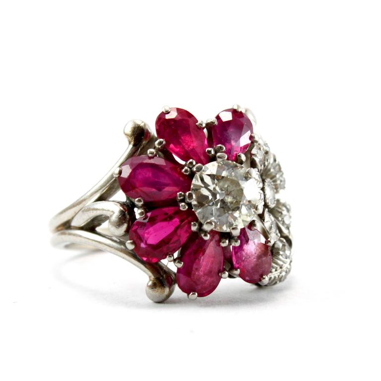 1940s Ruby Diamond Flower Cluster Ring For Sale at 1stDibs