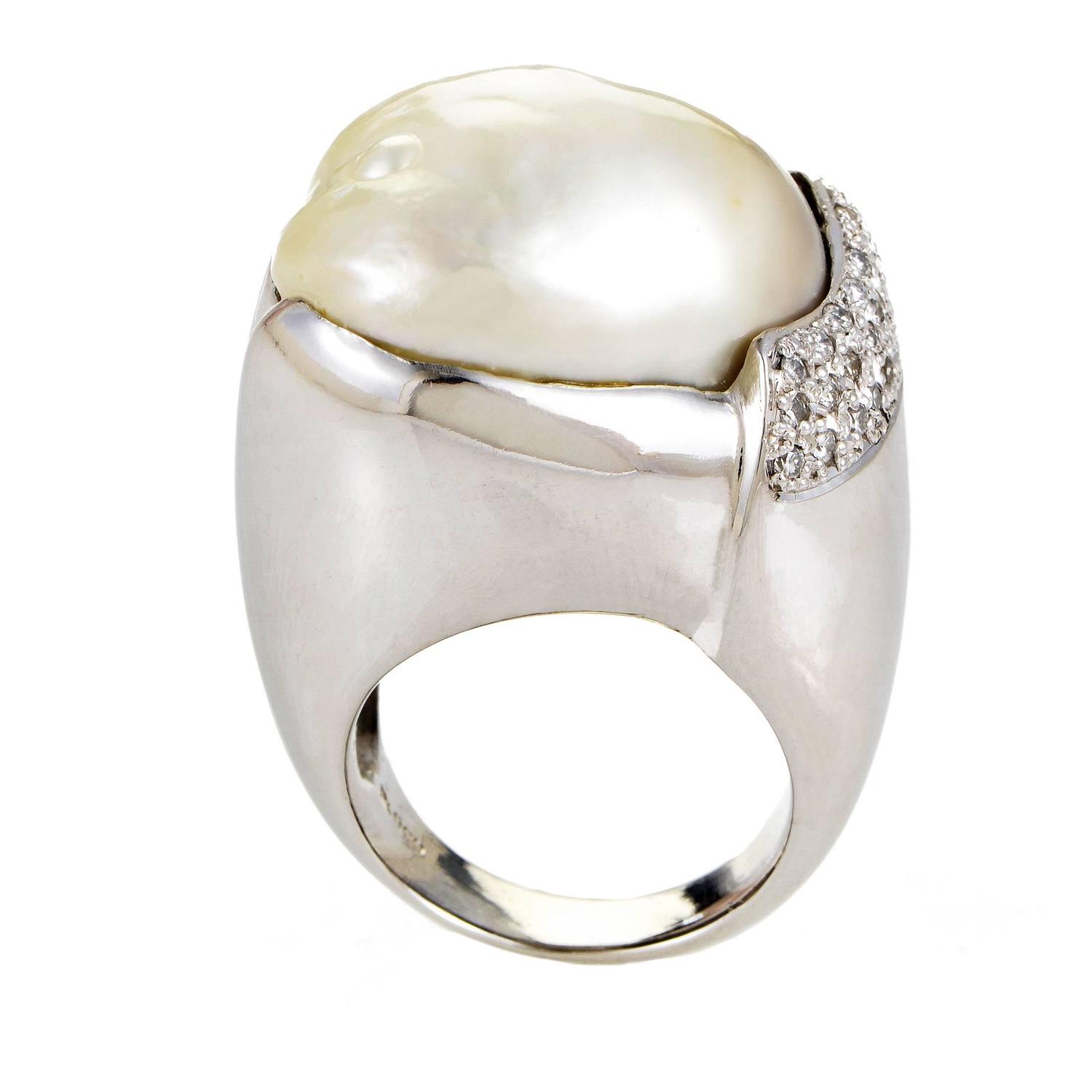Mabe Pearl Diamond Platinum Ring For Sale at 1stdibs