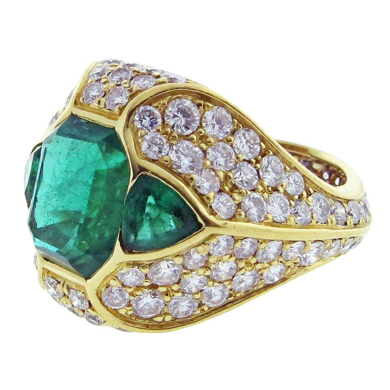Rare All Natural Emerald and Diamond Ring For Sale at 1stDibs