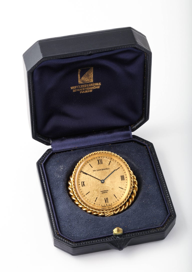 Van Cleef and Arpels Gold Desk Travel Clock at 1stDibs | gold desk clock