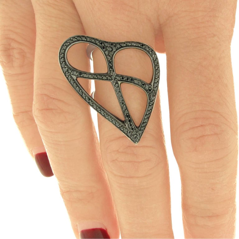 Gavello White Gold Black Diamond Pavé Heart Shaped Ring For Sale at 1stDibs