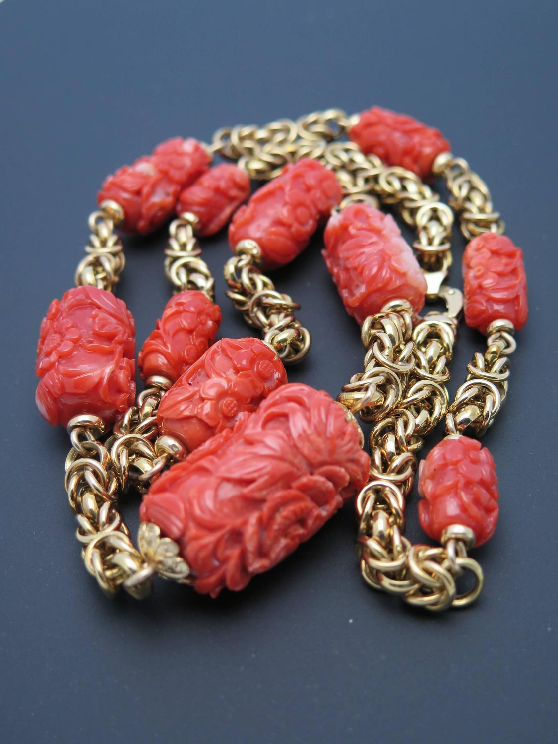 A Bold and Impressive Carved Coral Gold Chain Necklace For Sale at 1stdibs