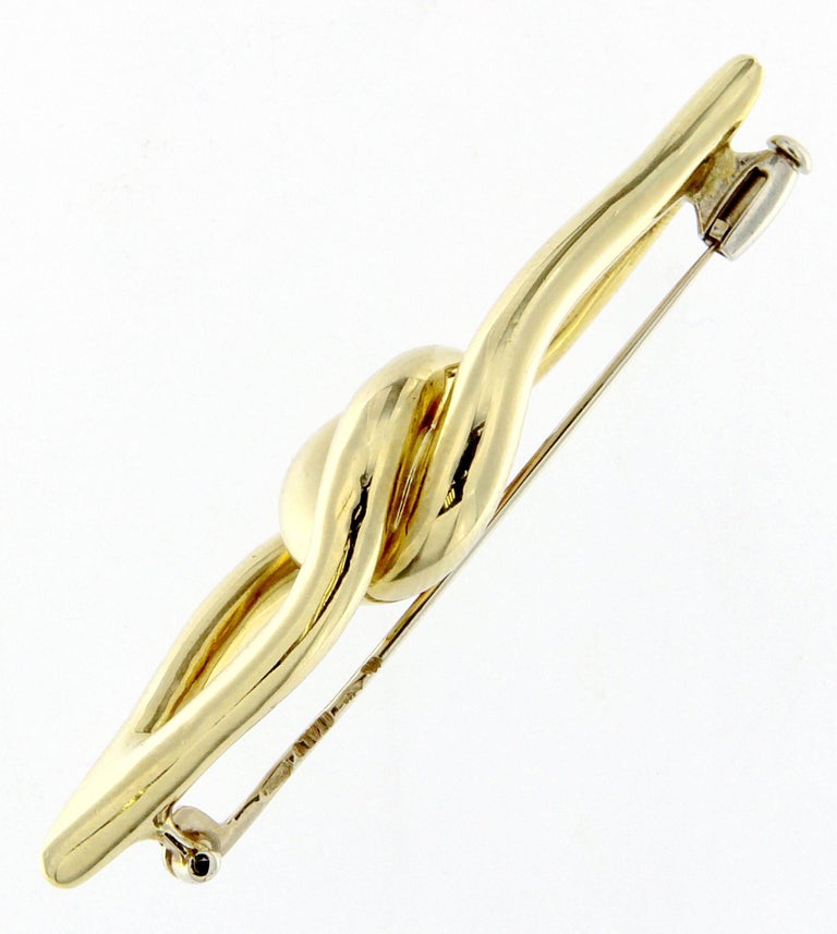 Cross Brooch in 18 Karat Yellow Gold For Sale at 1stDibs
