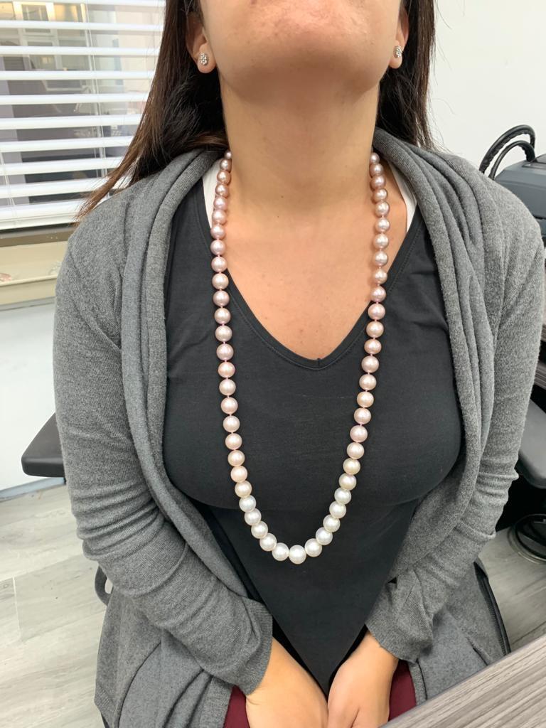 Superbe collier de perles roses dégradées En vente sur 1stDibs