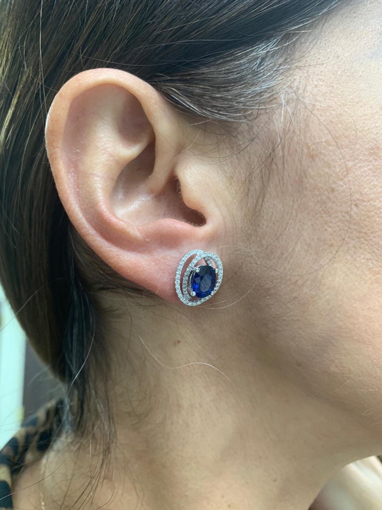 Diamond and Sapphire Studs Earrings For Sale at 1stDibs