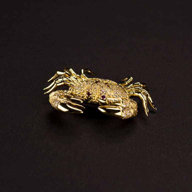 18 Carat Yellow Gold Crab Brooch Lapel Pin with Diamonds and Ruby Eyes ...