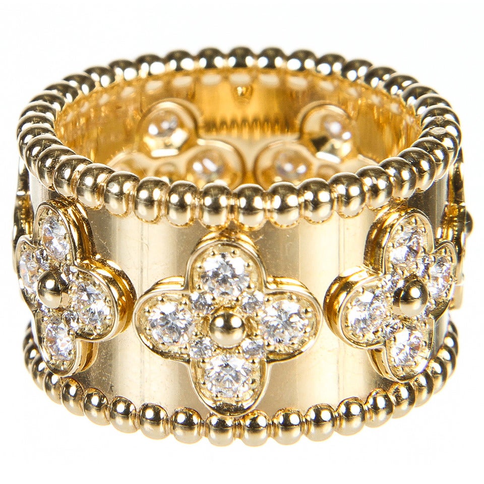 Van Cleef and Arpels Diamond Gold Perlee Ring For Sale at 1stDibs