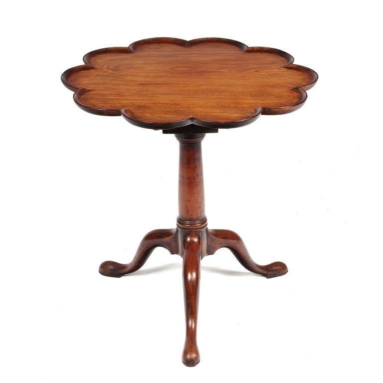 Georgian Mahogany Pie Crust Tilt-Top Table at 1stDibs