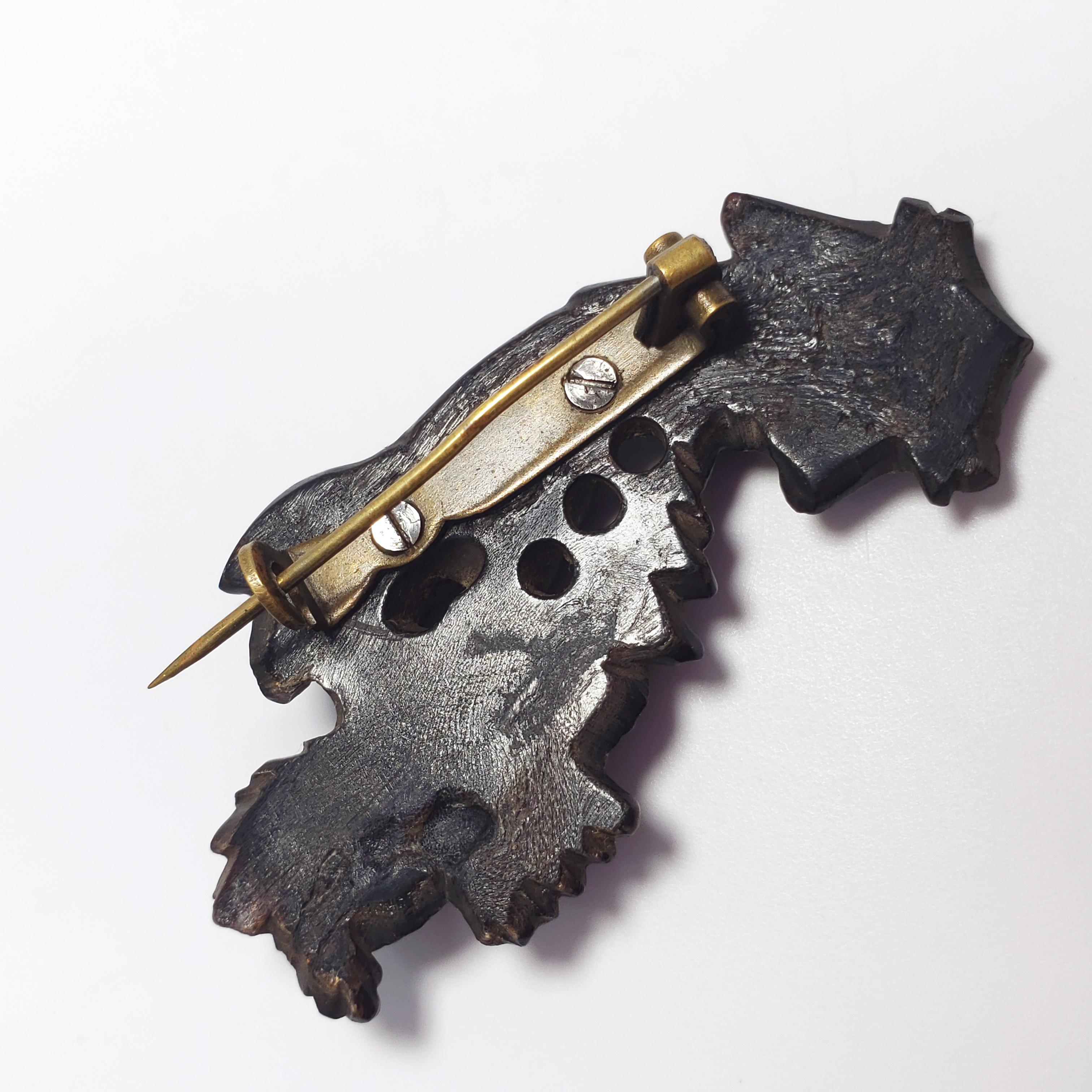 Victorian Mourning Bog Oak Pin in Gilt Brass, Antique, Early 1900s at ...