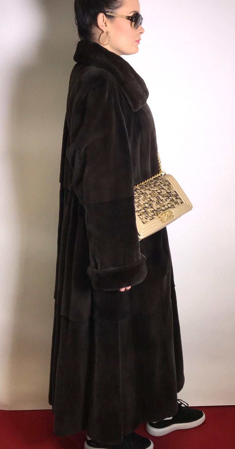 Floor-length sheared velvet silk mink fur coat. Dark brown (12) For ...