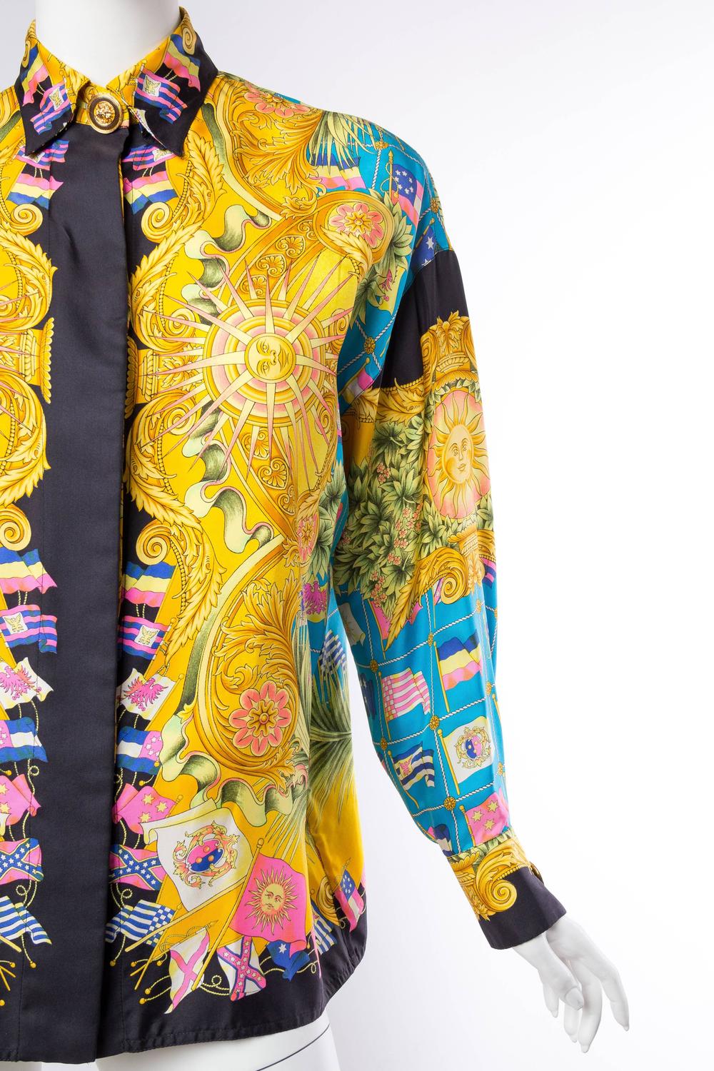 Gianni Versace Couture Women's Printed Silk Blouse For Sale at 1stdibs