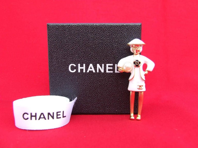CHANEL Pin Brooch Madame Coco Chanel with pearl In Box at 1stDibs
