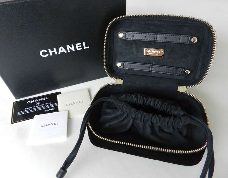 Chanel Black Velvet Travel Vanity Case Bag at 1stDibs | chanel velvet ...