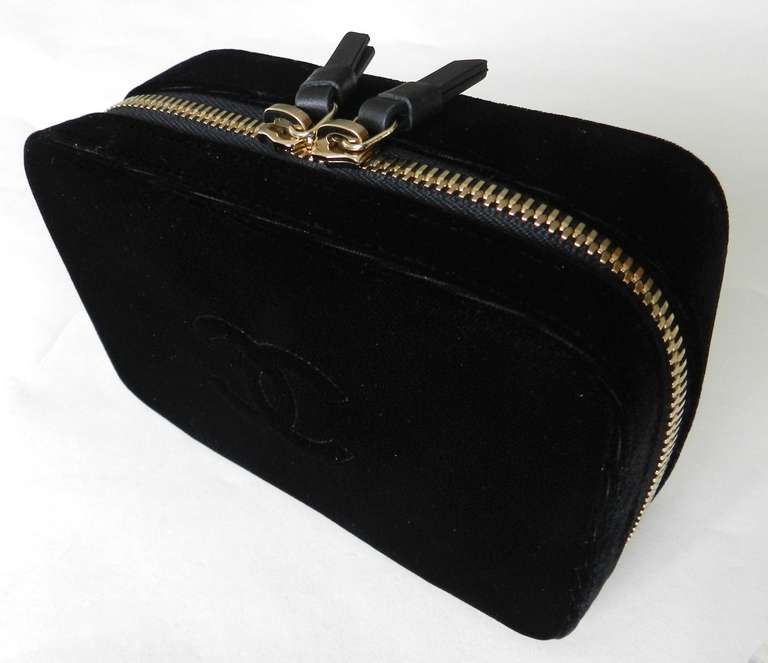 Chanel Black Velvet Travel Vanity Case Bag at 1stDibs | chanel velvet ...