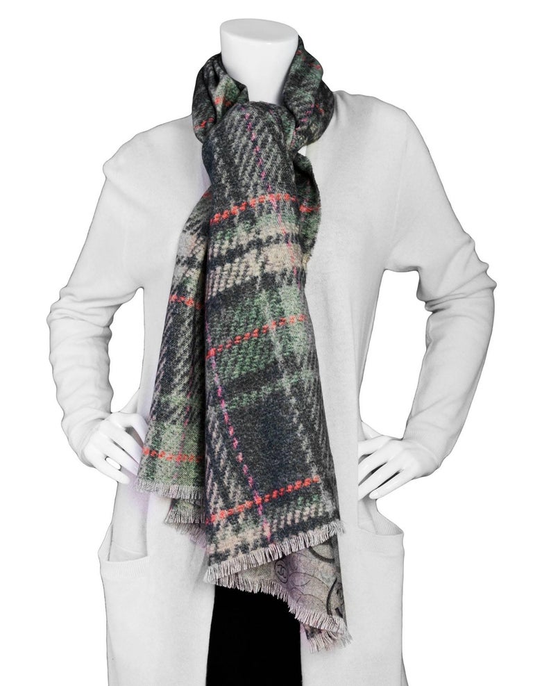 Chanel CC/Plaid Reversible Cashmere Scarf For Sale at 1stDibs | chanel ...