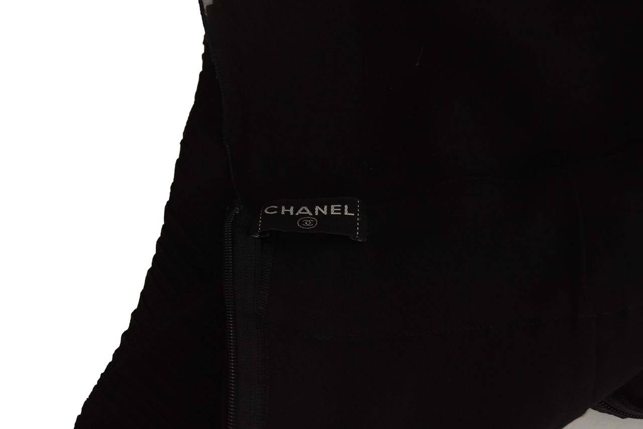 CHANEL Black Silk Short Sleeve Pleated Dress sz 42 For Sale at 1stDibs