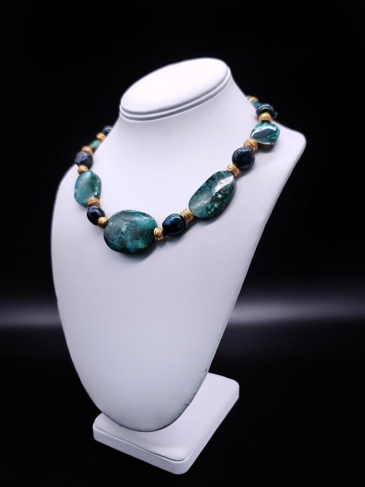 A.Jeschel Gem Silica necklace separated by green peacock Baroque Pearls ...