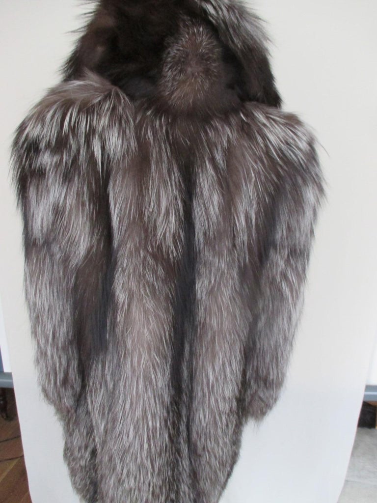 Beautiful Silver Fox Fur coat at 1stDibs | pantelis chasakioilis & co