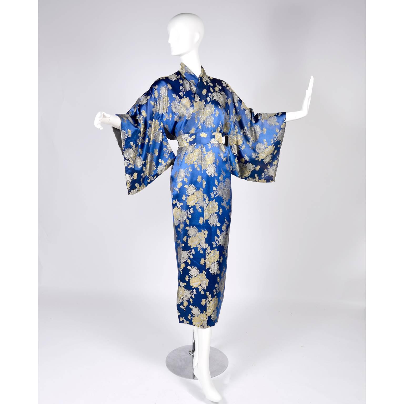Japanese Vintage Kimono Robe in Blue Silk Gold Metallic chrysanthemum ...