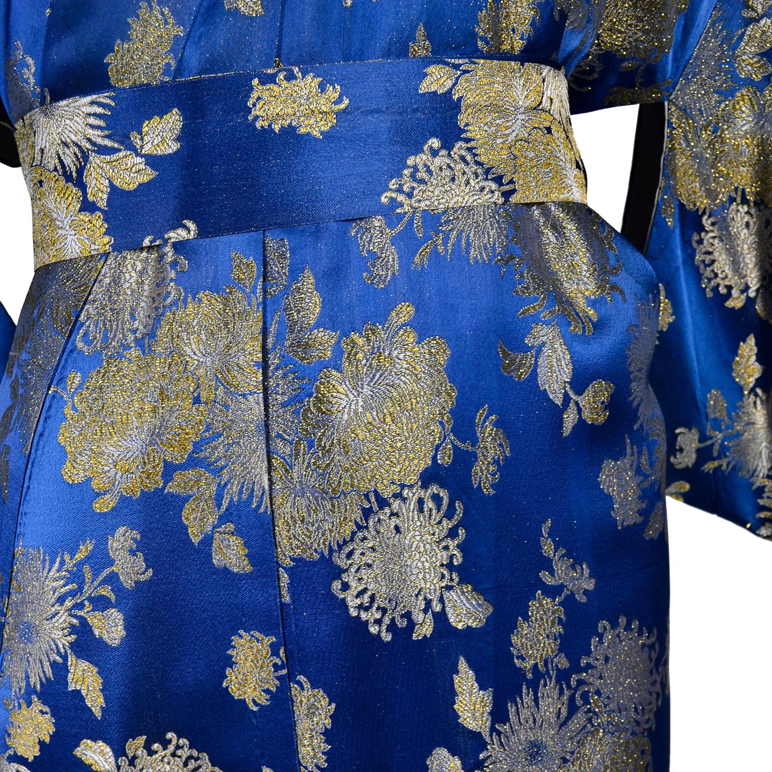 Japanese Vintage Kimono Robe in Blue Silk Gold Metallic chrysanthemum ...