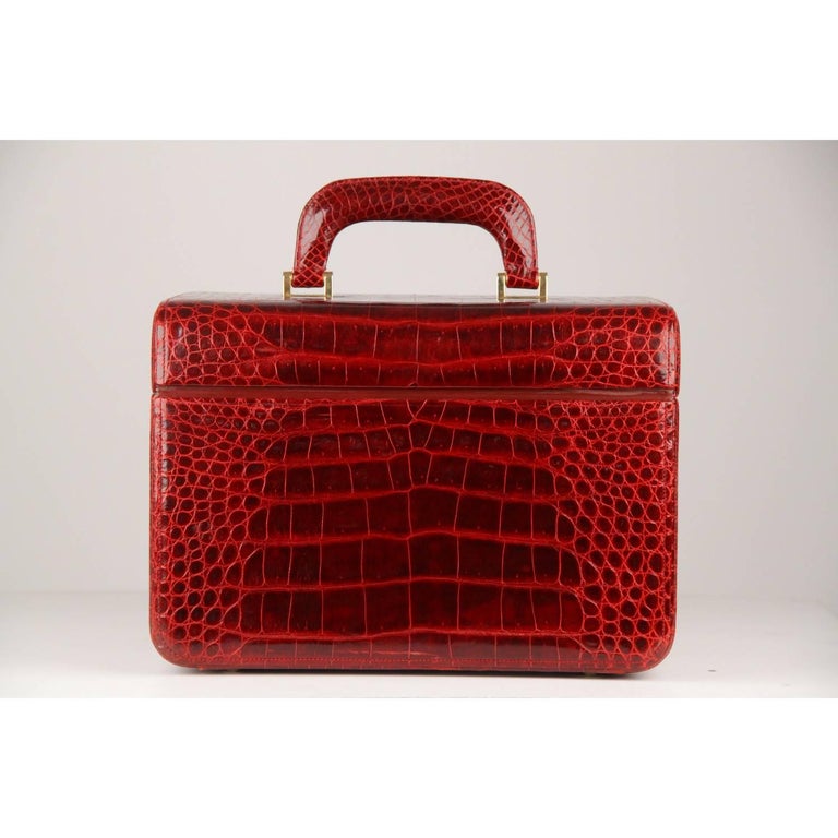 Gucci Vintage Burgundy Crocodile Beauty Travel Bag Train Case For Sale ...