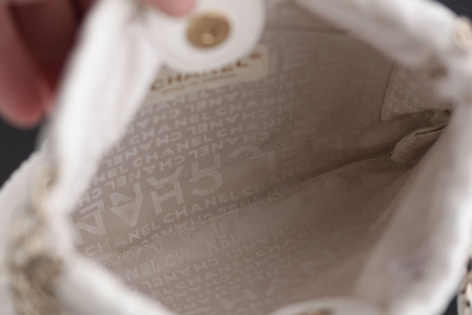 CHANEL White QUILTED Leather HANDBAG Purse TOTE w/ FLOWER Applique at ...