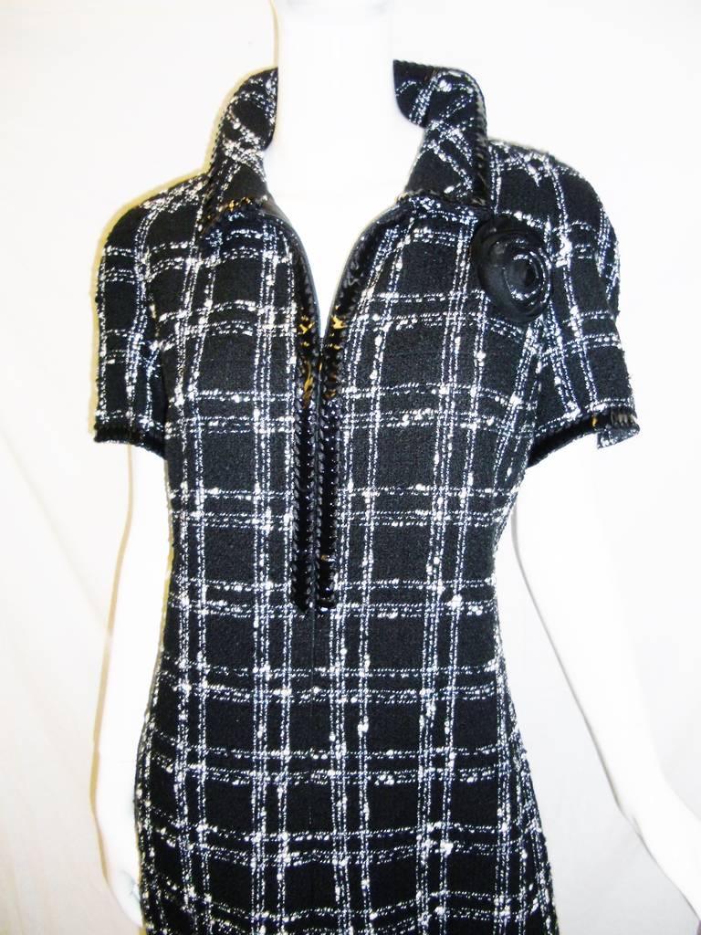Chanel tweed black white checker dress with pin 07P sz 46 at 1stDibs