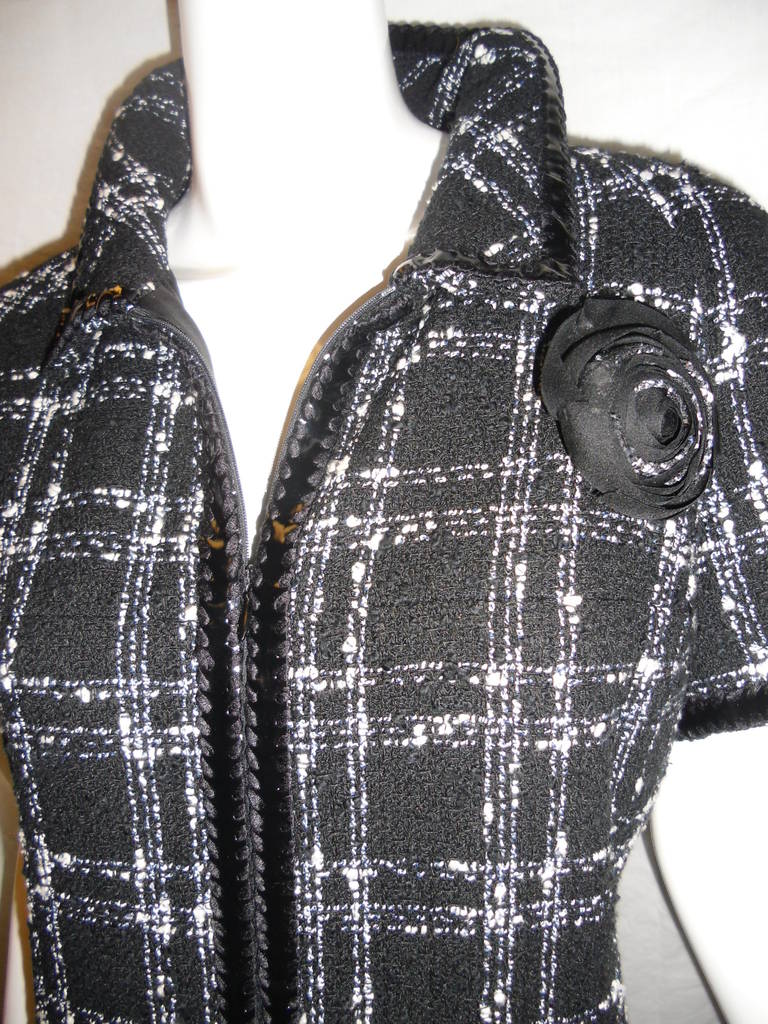 Chanel tweed black white checker dress with pin 07P sz 46 at 1stDibs