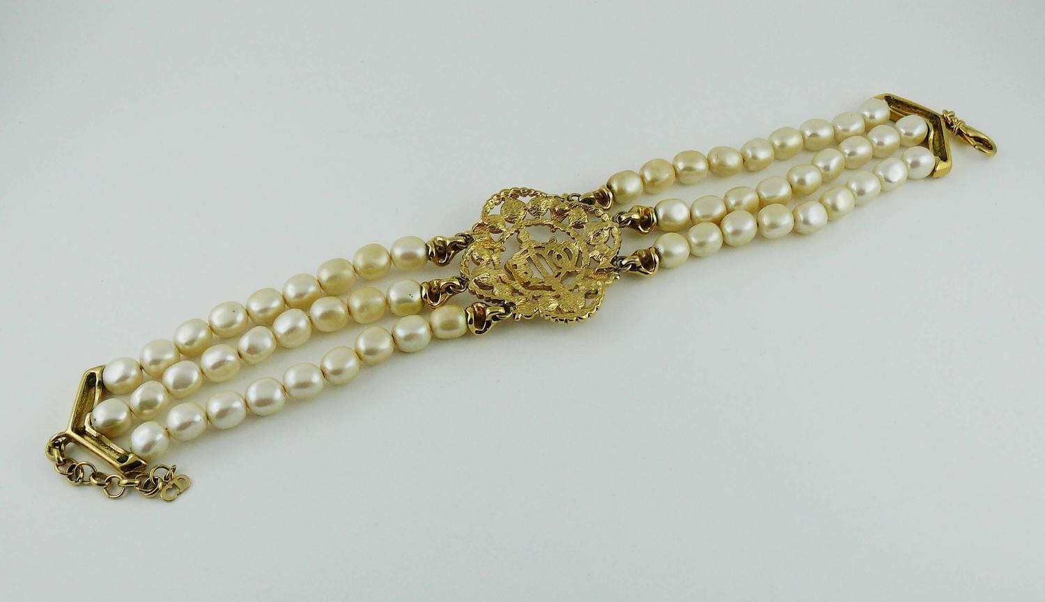 Christian Dior Vintage Pearl Logo Choker Necklace For Sale at 1stdibs
