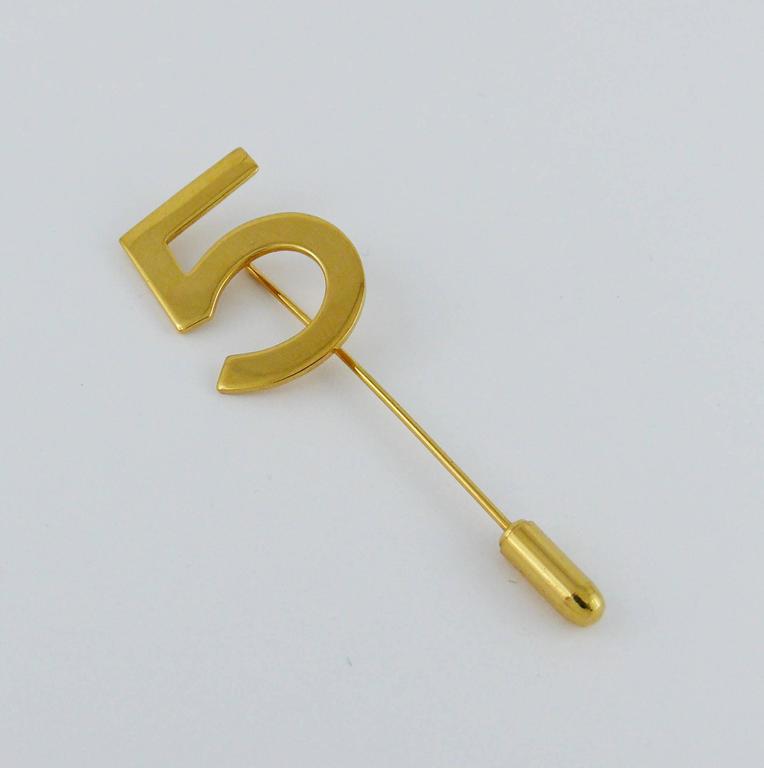 Chanel Vintage N°5 Gold Toned Lapel Pin at 1stDibs | chanel lapel pin ...