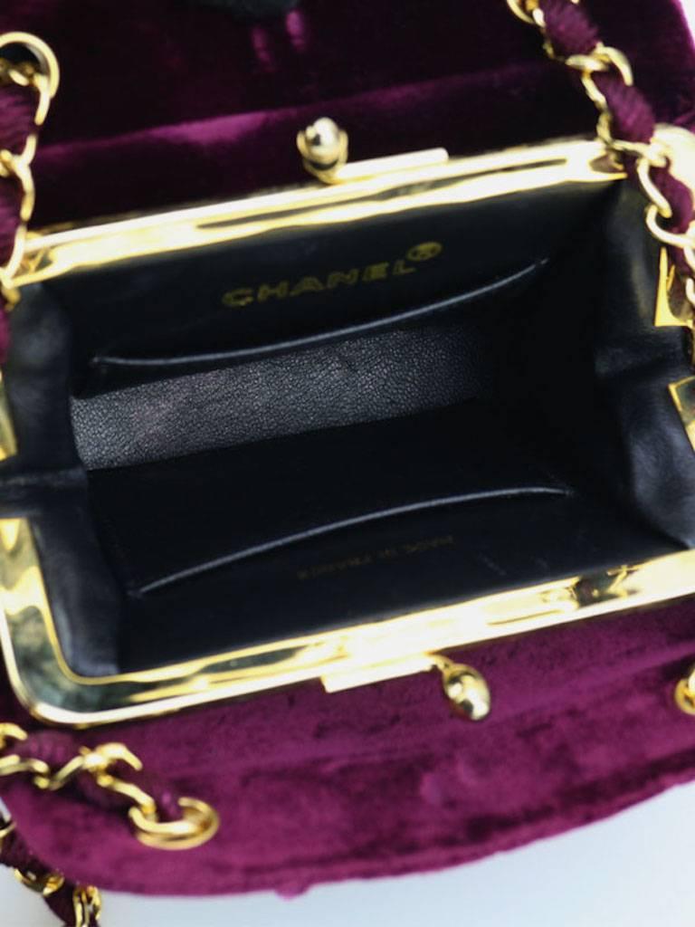 Chanel Burgundy Velvet Kiss Lock Shoulder Bag at 1stDibs | burgundy ...