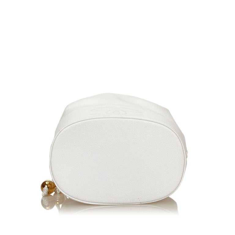 Chanel White Caviar Leather Drawstring Shoulder Bucket Bag at 1stDibs ...