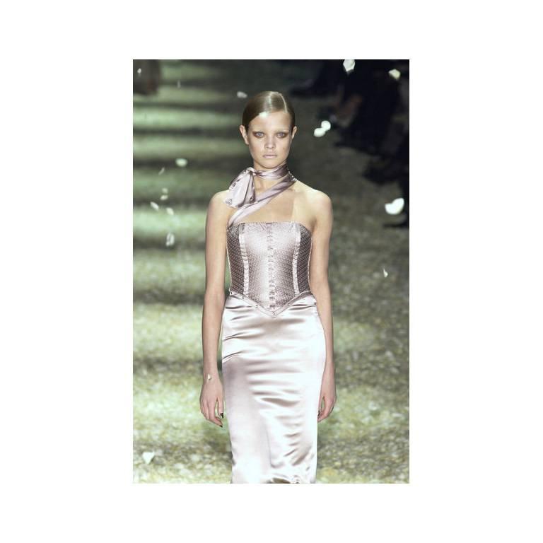 Free Shipping: Iconic Tom Ford Gucci FW 2003 Rose Silk Runway Corset ...
