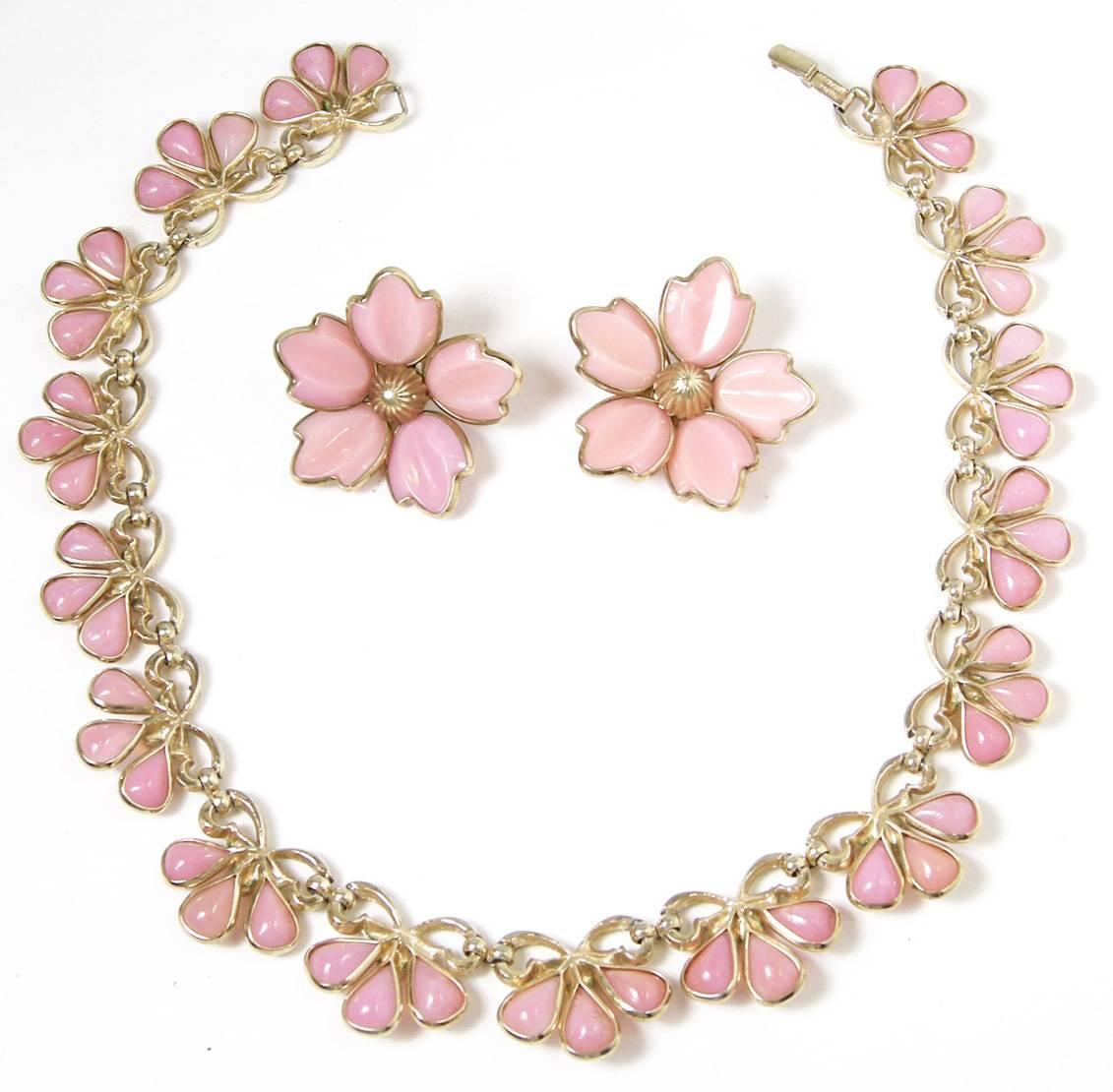 Rare Vintage 1940s Trifari Moulded Glass Floral Necklace and Earrings ...