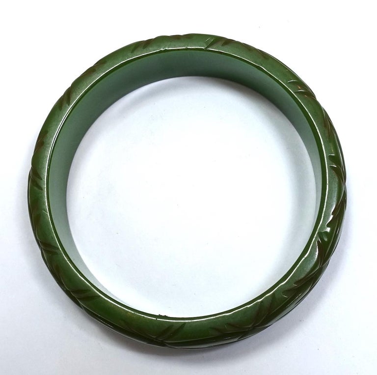 Green Bakelite Vintage Heavily Carved Bangle Bracelet at 1stDibs ...